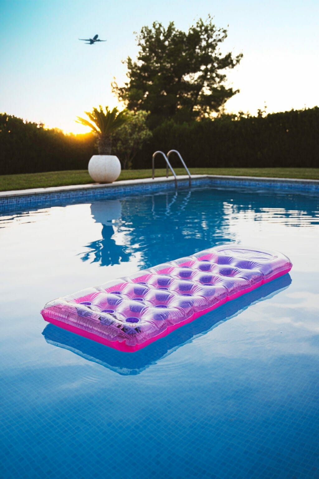 77+ Unique Pool Instagram Captions for the Perfect Post