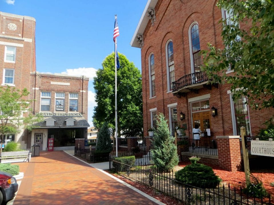 17 Charming Small Towns in Indiana that You Need to Visit (2024)