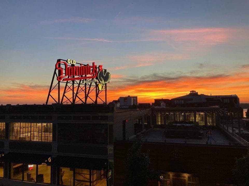 13 Best Rooftop Bars & Restaurants in Memphis (great views!)