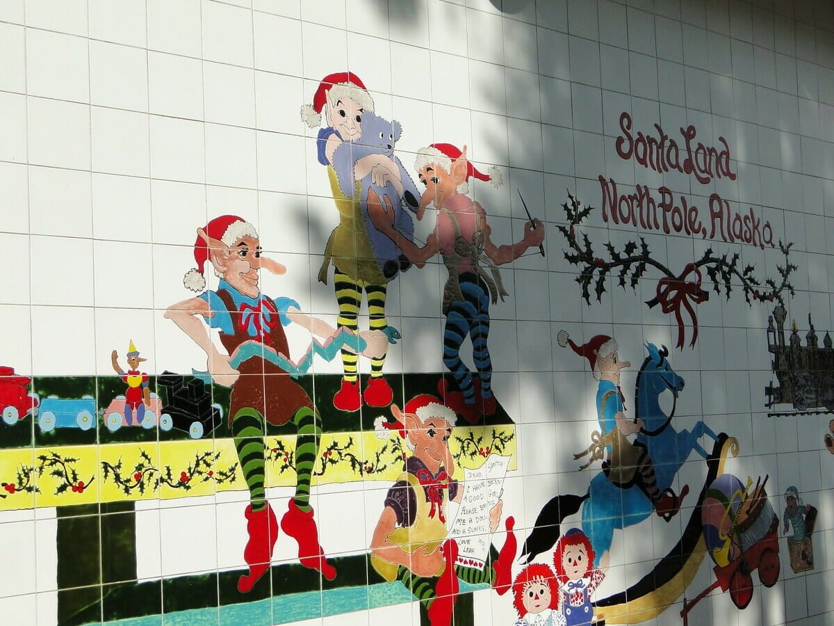 17 Charming Small Towns in Alaska (2023)